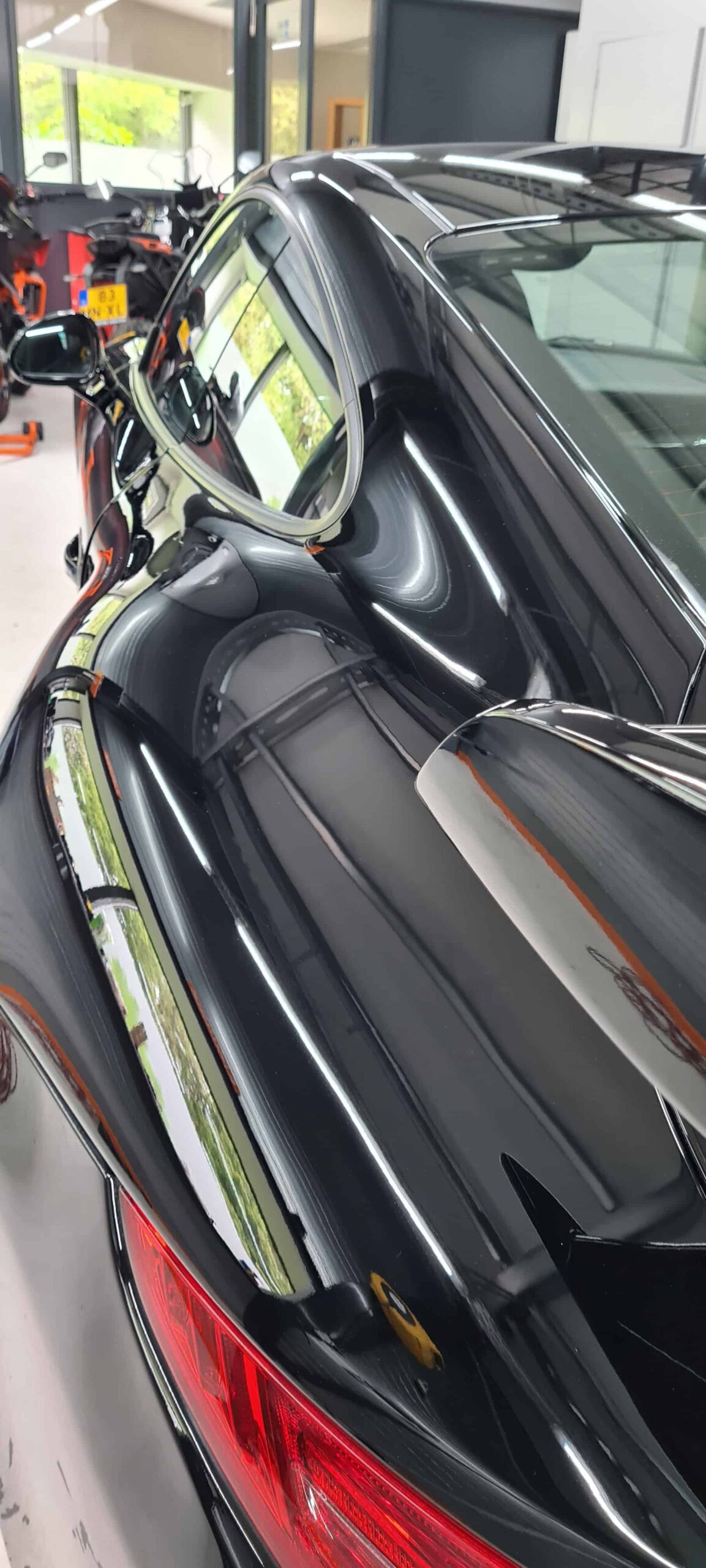 Auto cleaning zijkant Porsche GT3 - Blindeer Koning