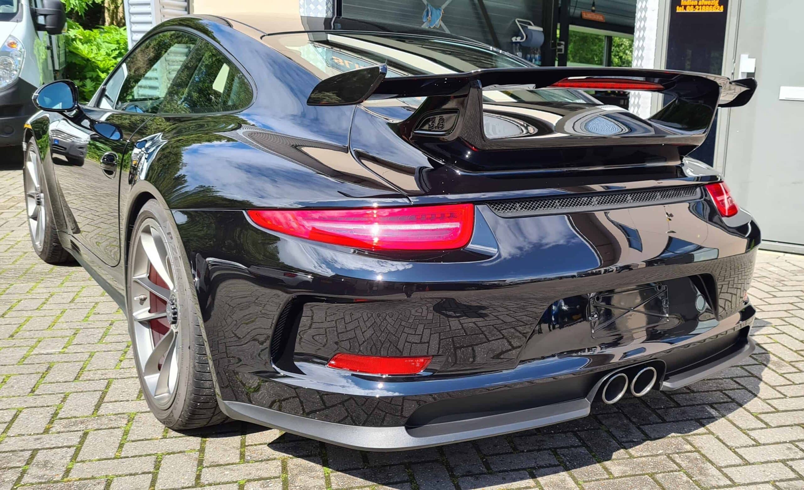 Auto detailing achterkant Porsche GT3 - Blindeer Koning